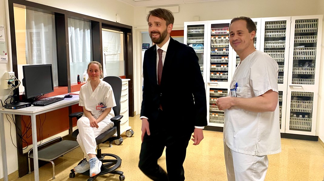 Vestre åpner for økt bruk av private for å få ventetidene ned - Altinget