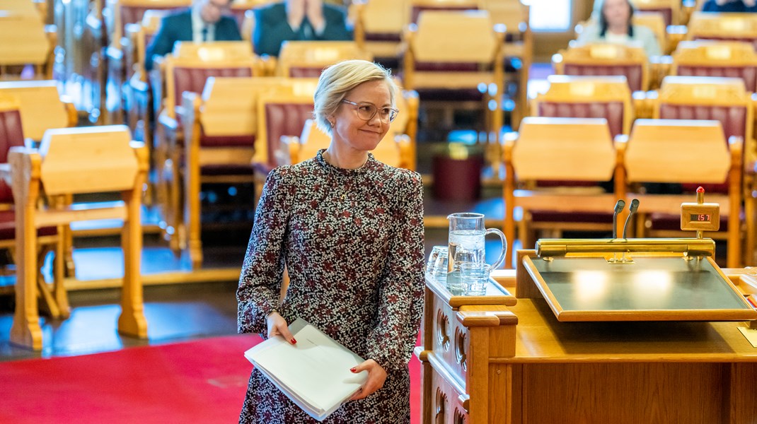Helseministeren måtte svare på sitt eget spørsmål i spørretimen ... Helseministeren måtte svare på sitt eget spørsmål i spørretimen ...